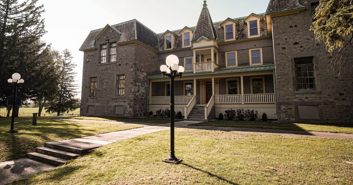 Portes Ouvertes Ontario - La maison épiscopale de Glengarry